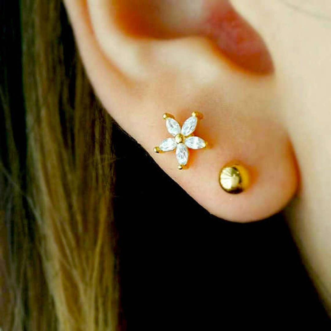 Cz Flower Cartilage Earring • Mini Flower Threadless • Elegant Tragus ...