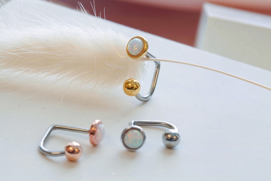 16g Opal Lip Ring Labret • 4mm 3mm Ball Classic Ring • Medusa Lip ...