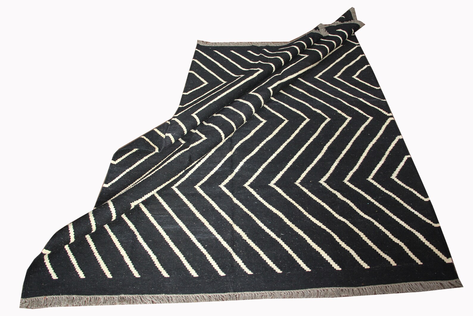 Black and White/off-white Zigzag Rug, Zigzag Area Rug, Bedroom Rug ...