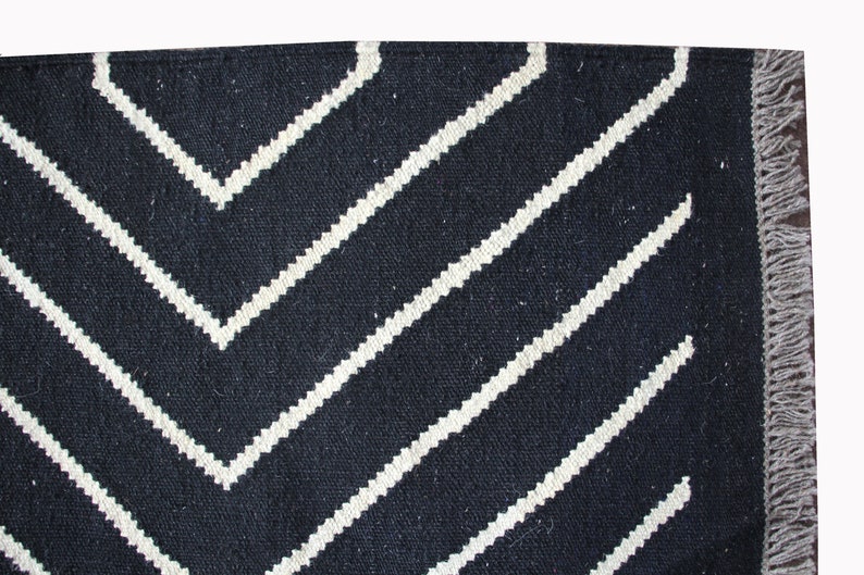 Black and White/off-white Zigzag Rug Zigzag Area Rug Bedroom | Etsy