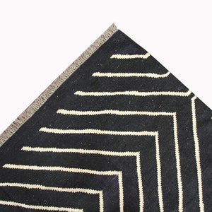 Black and White/off-white Zigzag Rug, Zigzag Area Rug, Bedroom Rug ...