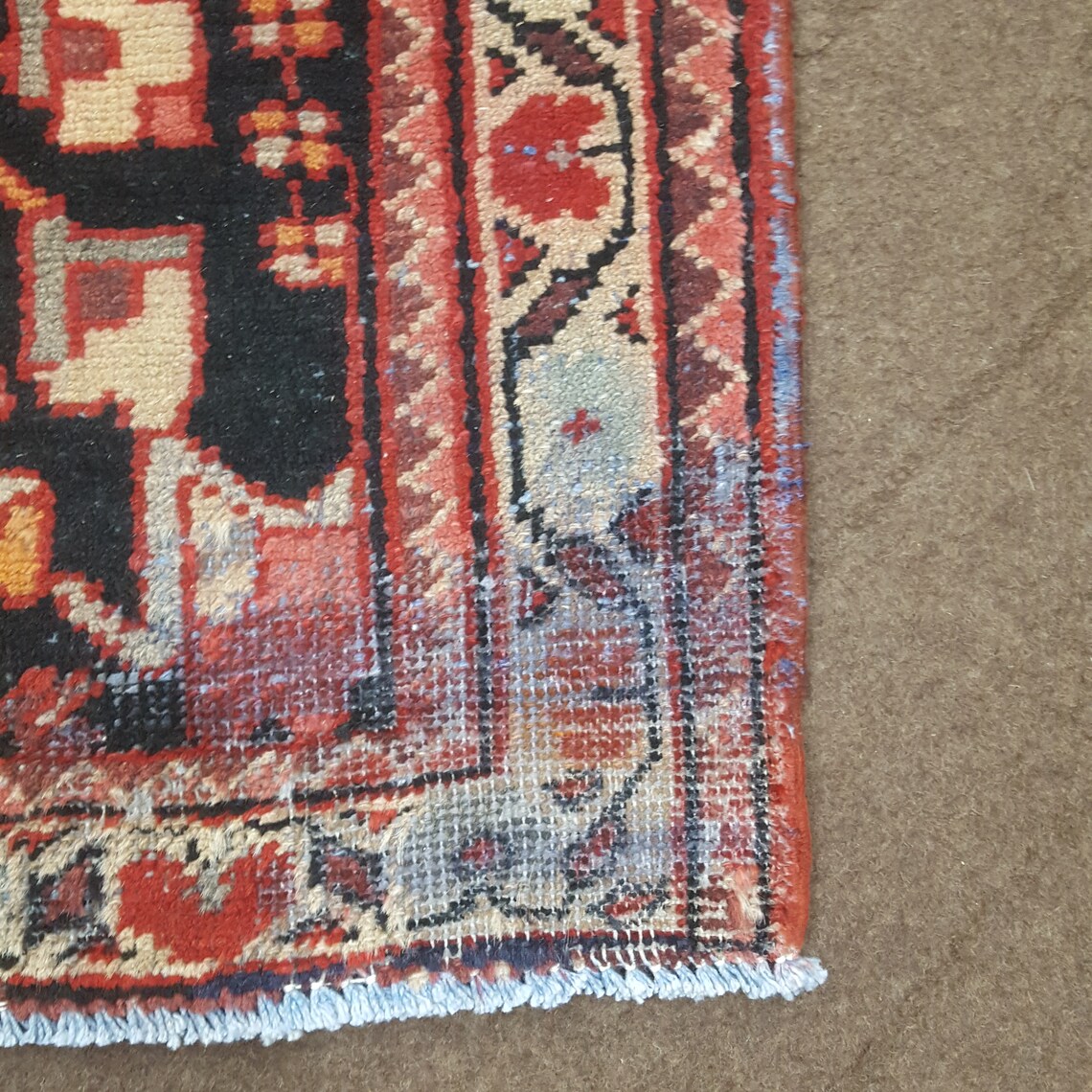 Red and Black Rug 4'6 X 6'4 Vintage Rug | Etsy