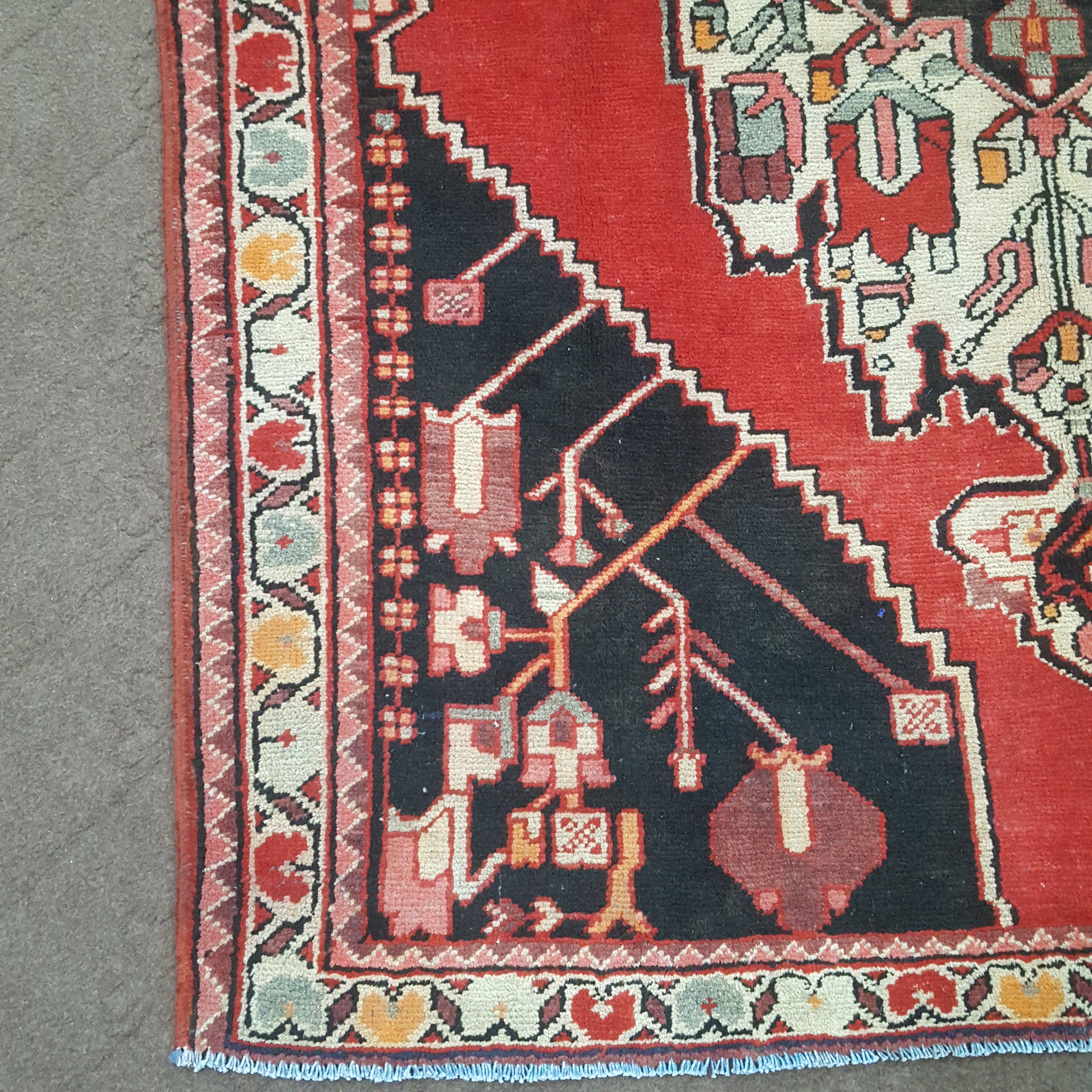 Red and Black Rug 4'6 X 6'4 Vintage Rug | Etsy