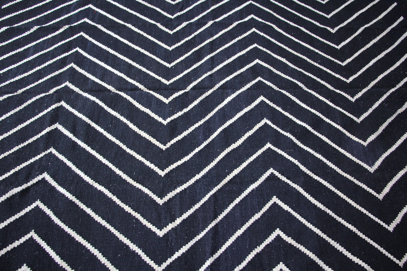 Black and White/off-white Zigzag Rug Zigzag Area Rug Bedroom - Etsy