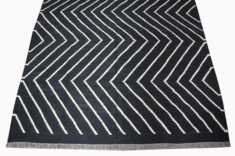 Black and White/off-white Zigzag Rug Zigzag Area Rug Bedroom | Etsy