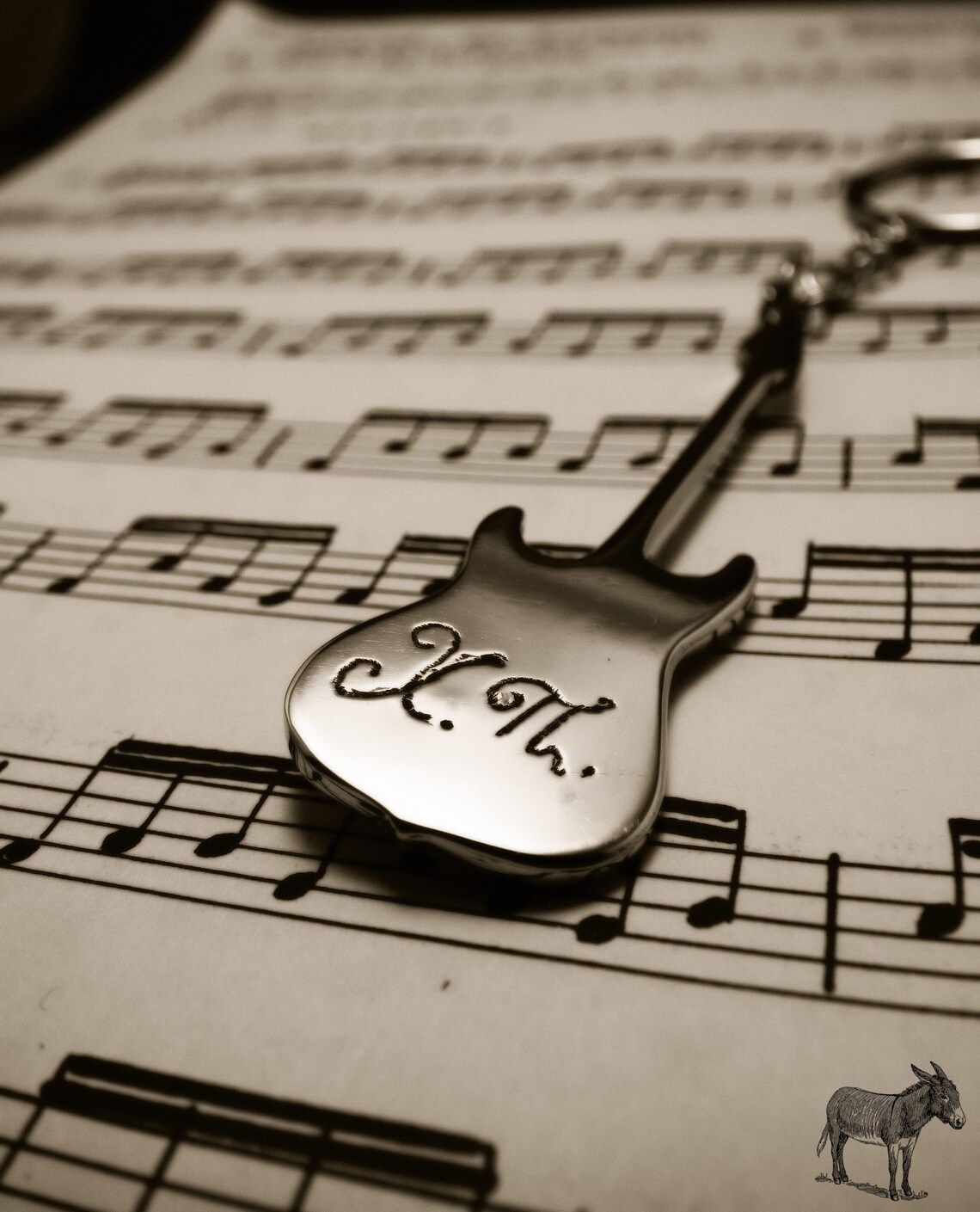 Handmade keychain with musical instrumentsbouzoukiacoustic | Etsy