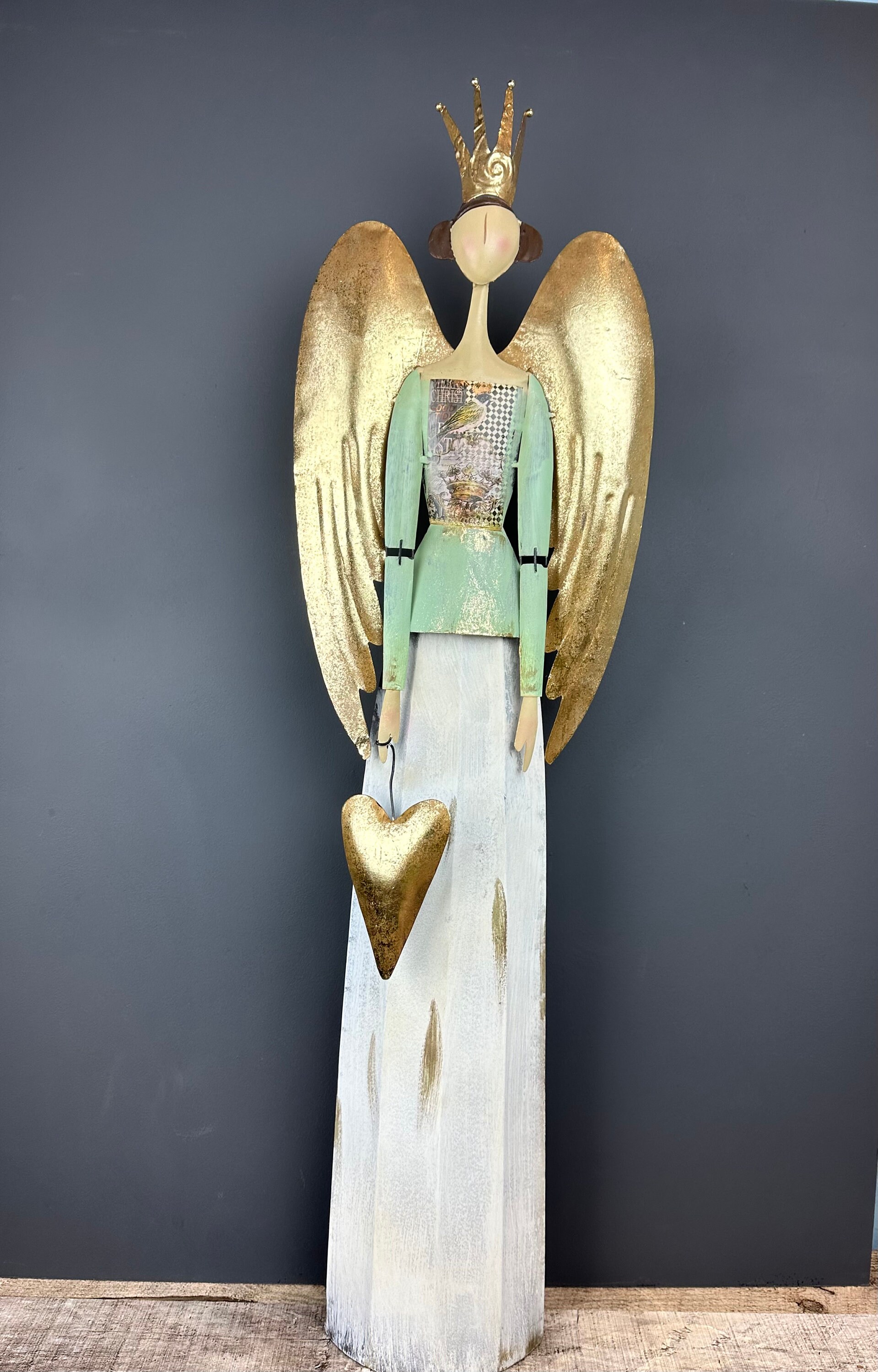 Angels Holiday Decor-christmas Metal Angel With Heart Tabletop or ...