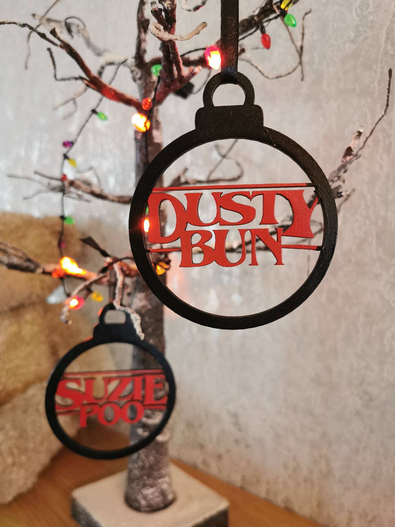 Stranger Things Dusty Bun & Suzie Poo Pair of wooden baubles | Etsy