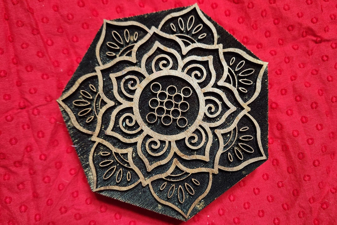 Heraldic Lotus Affrontey Woodcut for Wood Block Printing or Leather ...
