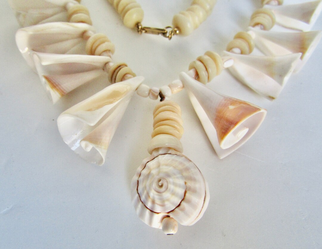 Vintage Signed Carol Dauplaise Puka and Conch Tip Shell Locking Clasp Necklace - Etsy