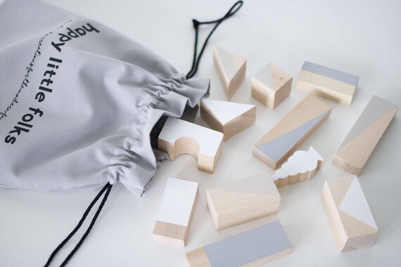 Wooden blocks set in Neutral tones packed in cotton bag