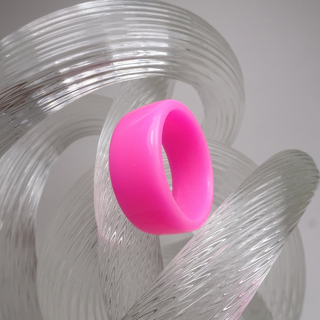 Neon Pink Resin Ring Neon Pink Acrylic Resin Ring Fluorescent Pink ...
