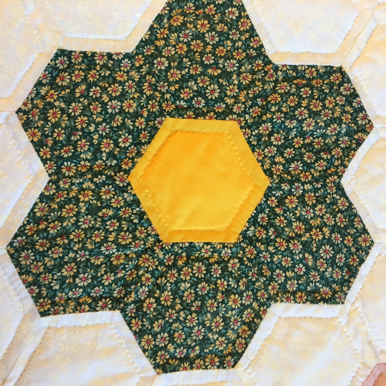 QUILT, Handmade, Flower Garden Pattern, Full/queen Size - Etsy