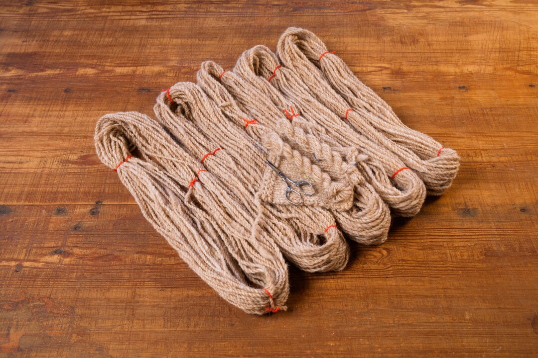 Fio de lã Madeira fiado à mão, 2 cabos, Aran Bulky, 40g/meada, mesclado ...