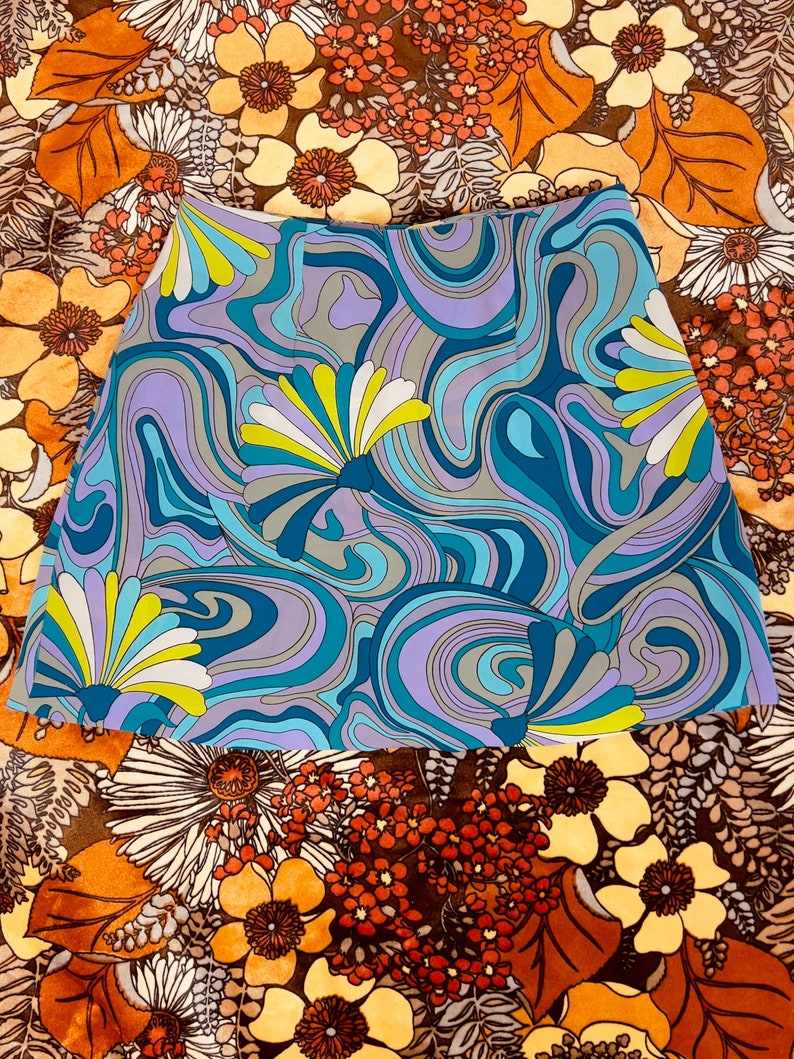 Psychedelic 90s Does 60s Mod Peter Max Style Swirl Pattern Mini Skirt ...