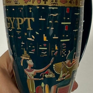Vintage ägyptische Keramik Kaffeetasse Göttin Isis und Nut Designer ...