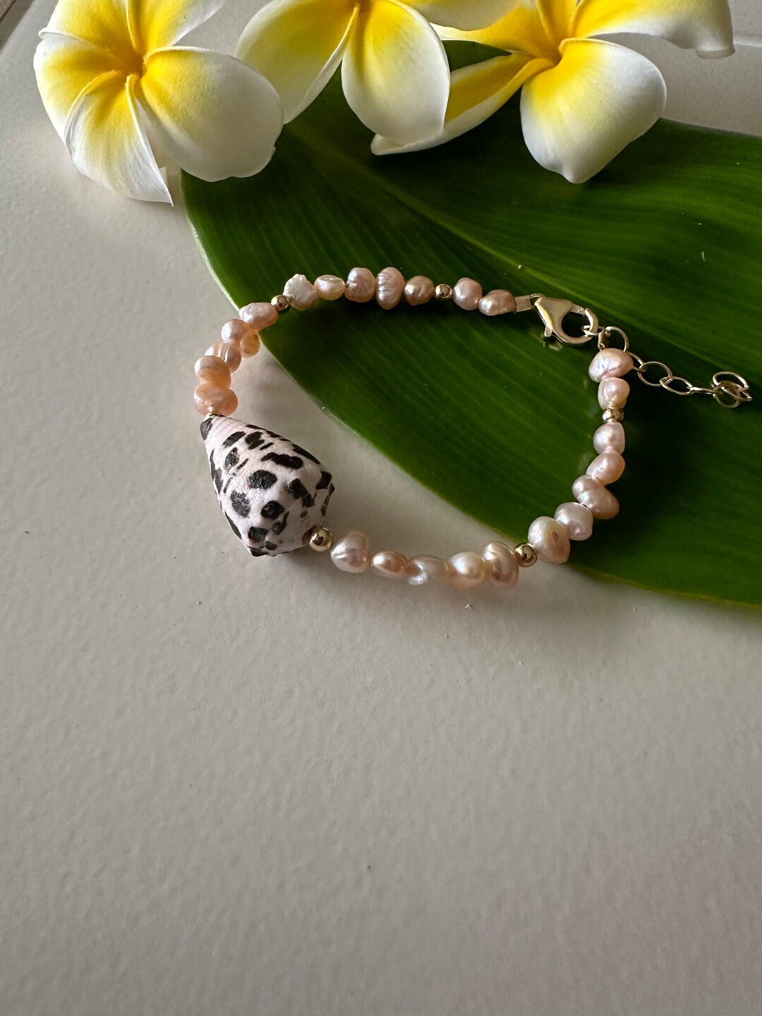 Hawaiian Cone Shell Pink Pearl Bracelet - Etsy
