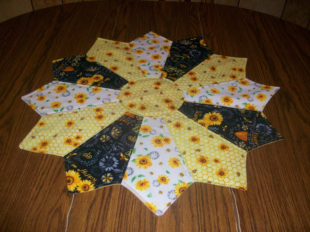 Handmade Quilted Table Topper Sunflowers, Bees, Honeycomb #1001 - Etsy