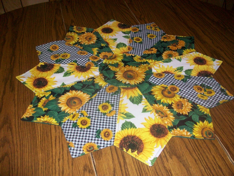 Quilted Table Topper Sunflowers, Sunflowers and More Sunflowers With ...