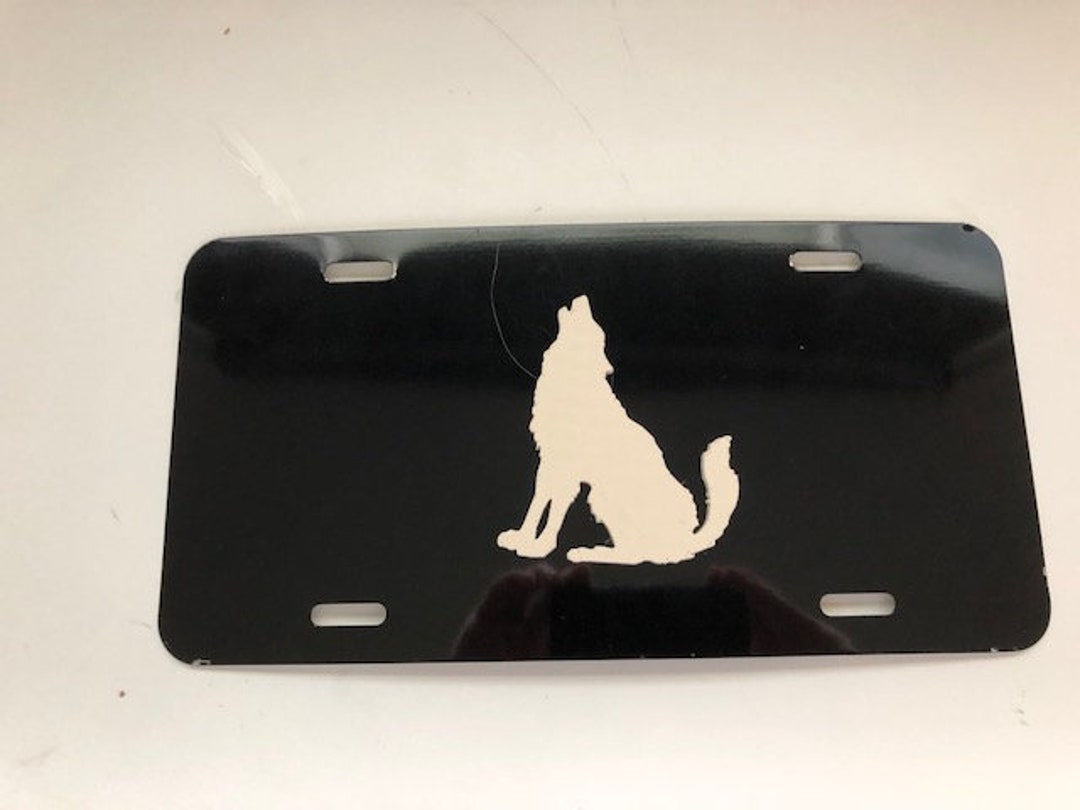 Wolf Howling in 3D Version - Unique - Black With White License Plate ...