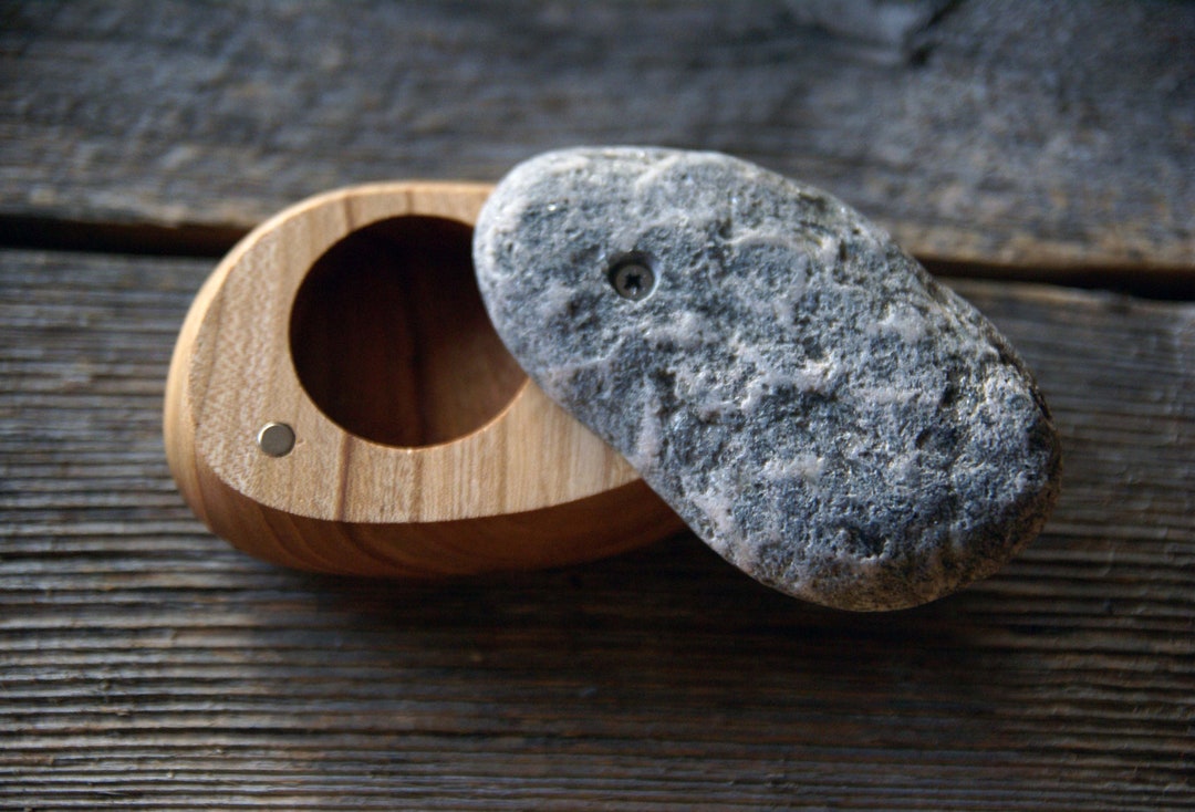 Elm Wood Ring Box With Baltic Sea Stone Lid - Etsy