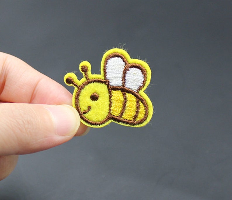 Little Bee Iron on Patch Embroidered Patch 3x3.5cm PH174 - Etsy