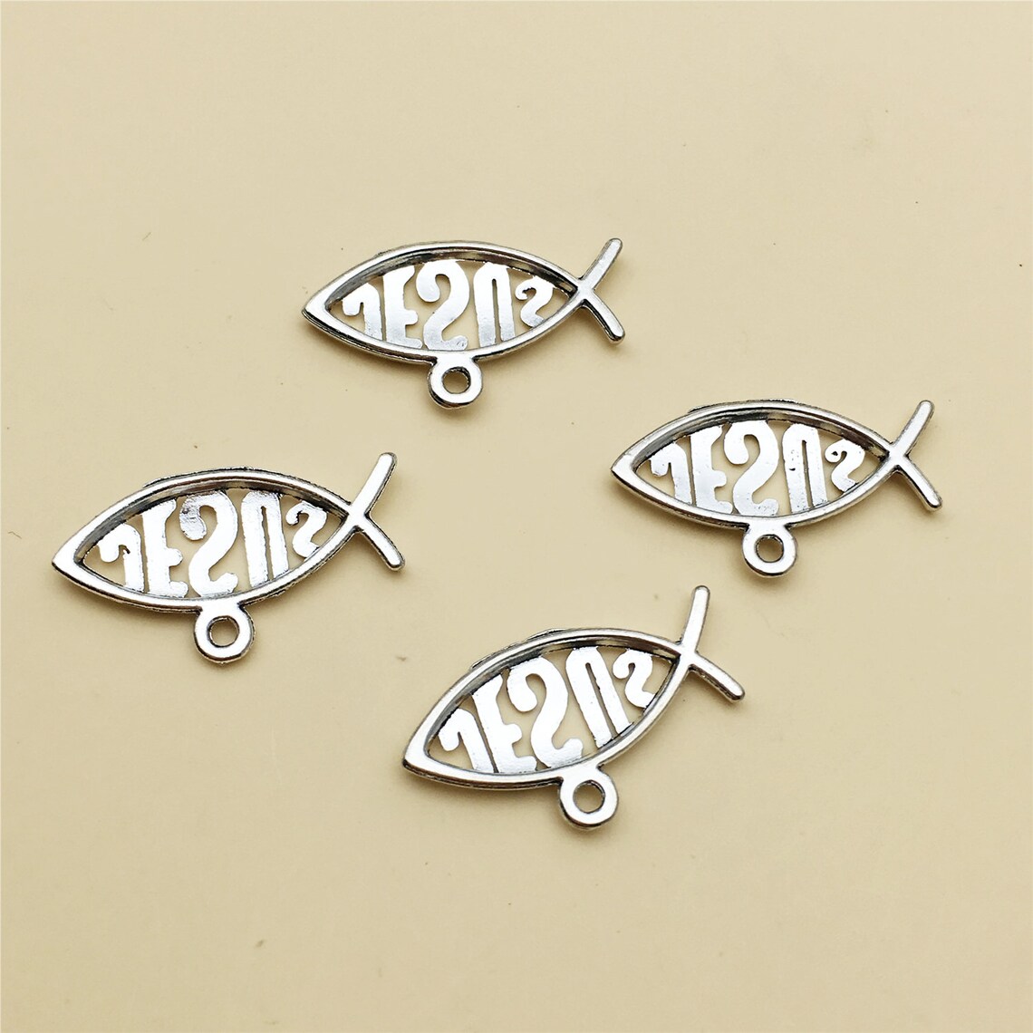 10pcs Jesús Fish Charms Colgante de Jesús Tono de Plata - Etsy España