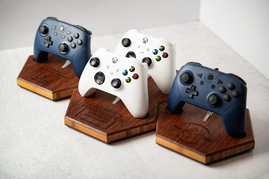 Personalized Wood Stand and Charging Station Gaming Controllers - Gift ...