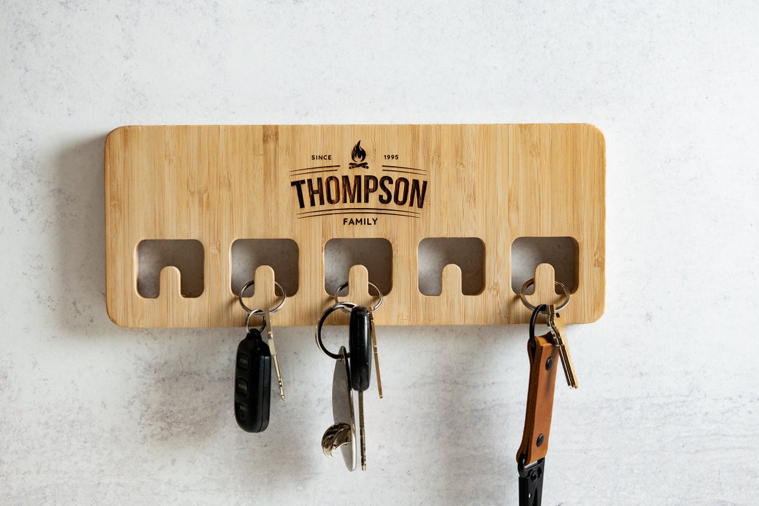 Wood Wall Mount for Keychains - Personalized Engraved Family Names - Etsy