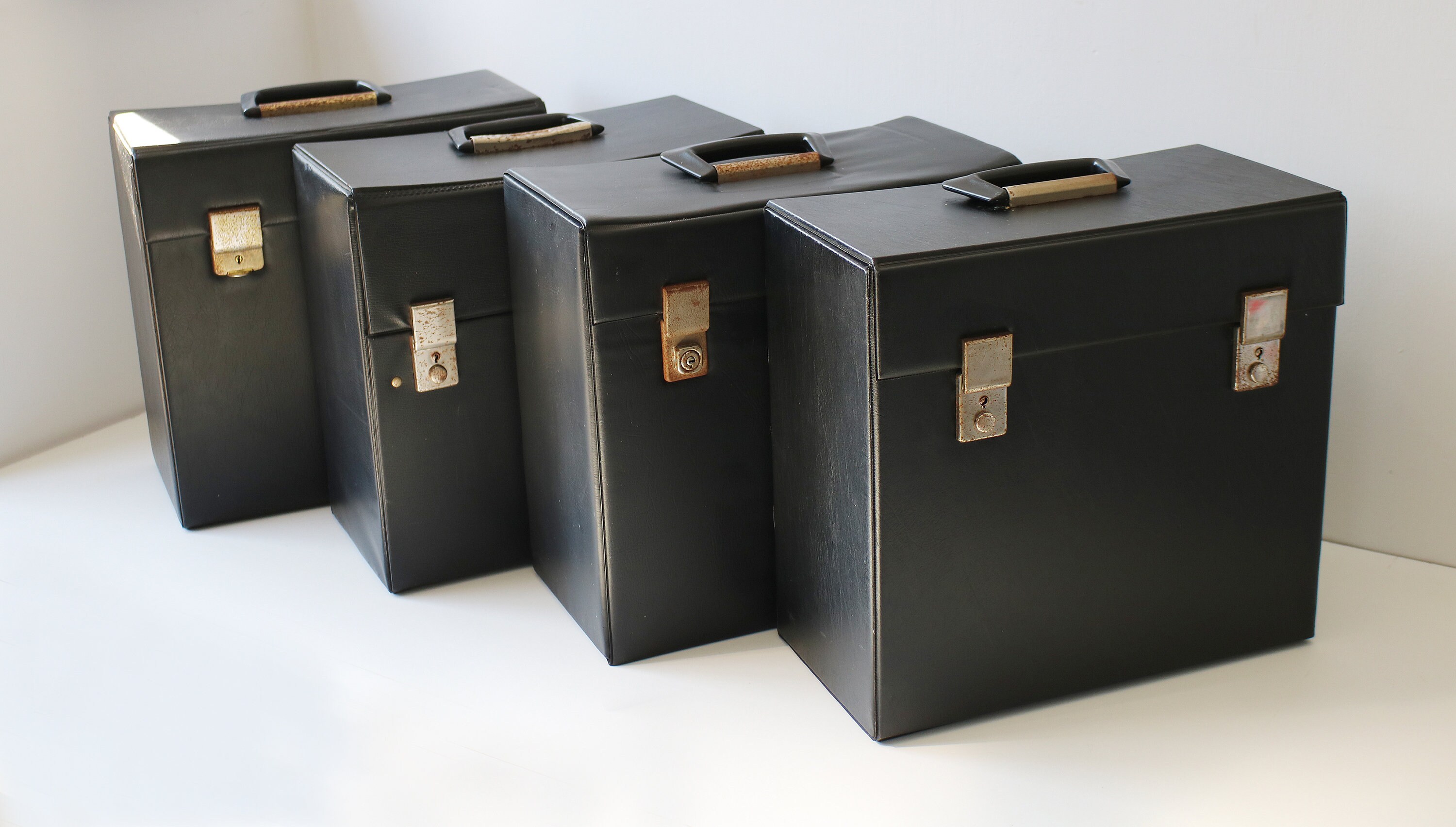 Black Vinyl Record Case For Albums LPs 12 Inch Singles 70s 80s Solid black-vinyl-record-case-for-albums-lps-12-inch-singles-70s-80s-solid