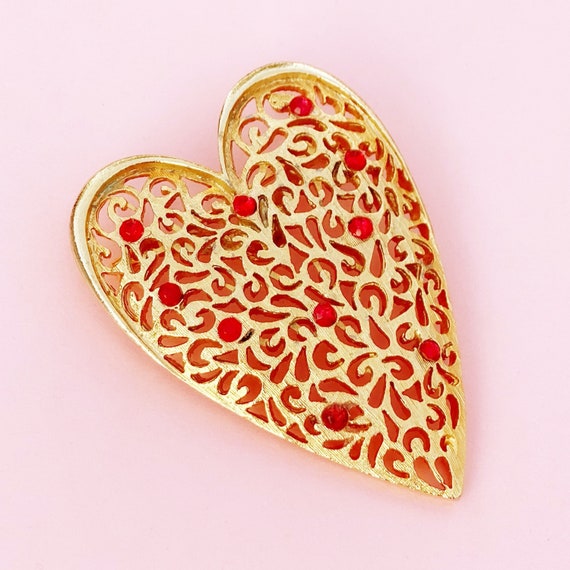 Vintage Gilded Heart Filigree Brooch with Ruby Red Cr… - Gem
