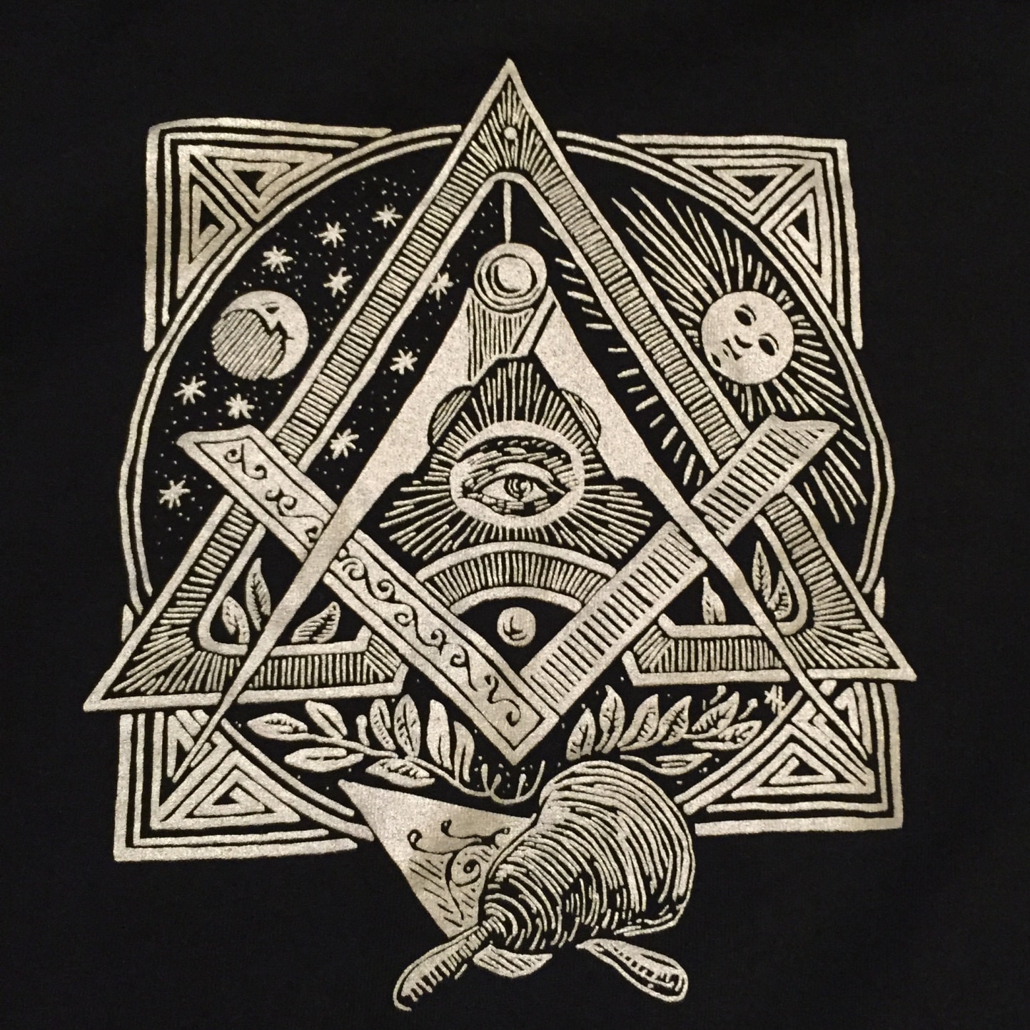 Masonic Freemason Graphic T-shirt, Square and Compasses in Silver on ...