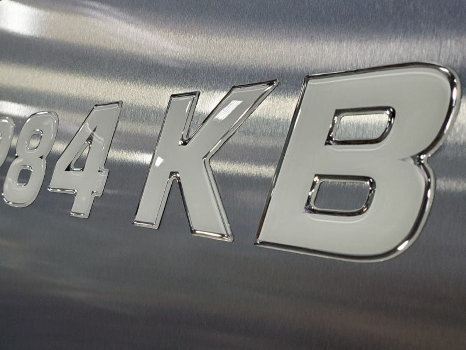 Wake Series Domed Boat Lettering White Center / Chrome Outline Raised ...