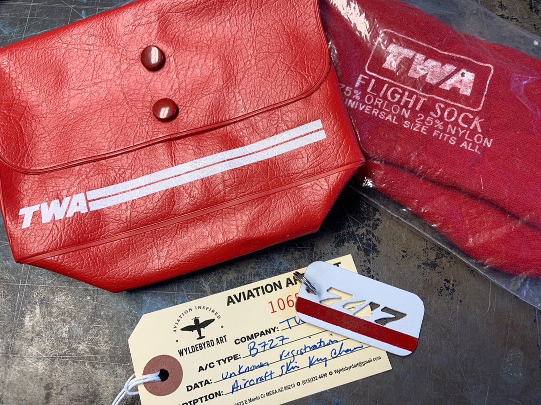 Red Vintage TWA Toiletries Bag & B747 Aircraft Fuselage Key Chain ...