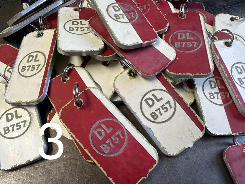 Delta B757 Fuselage Skin Key Fob - Etsy