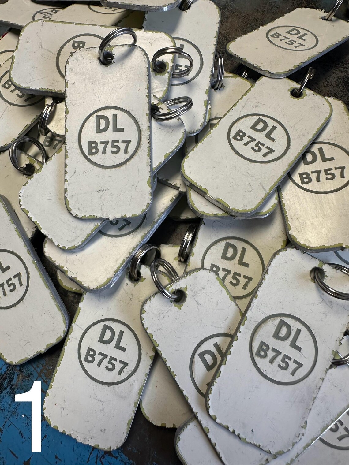 Delta B757 Fuselage Skin Key Fob - Etsy