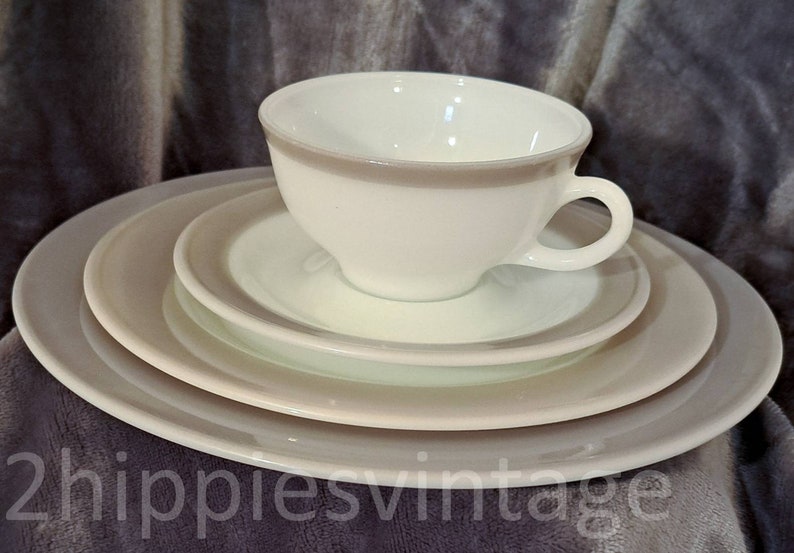 Place Setting Vintage Gray by Pyrex Dinner Salad Plates, Cup Sand ...