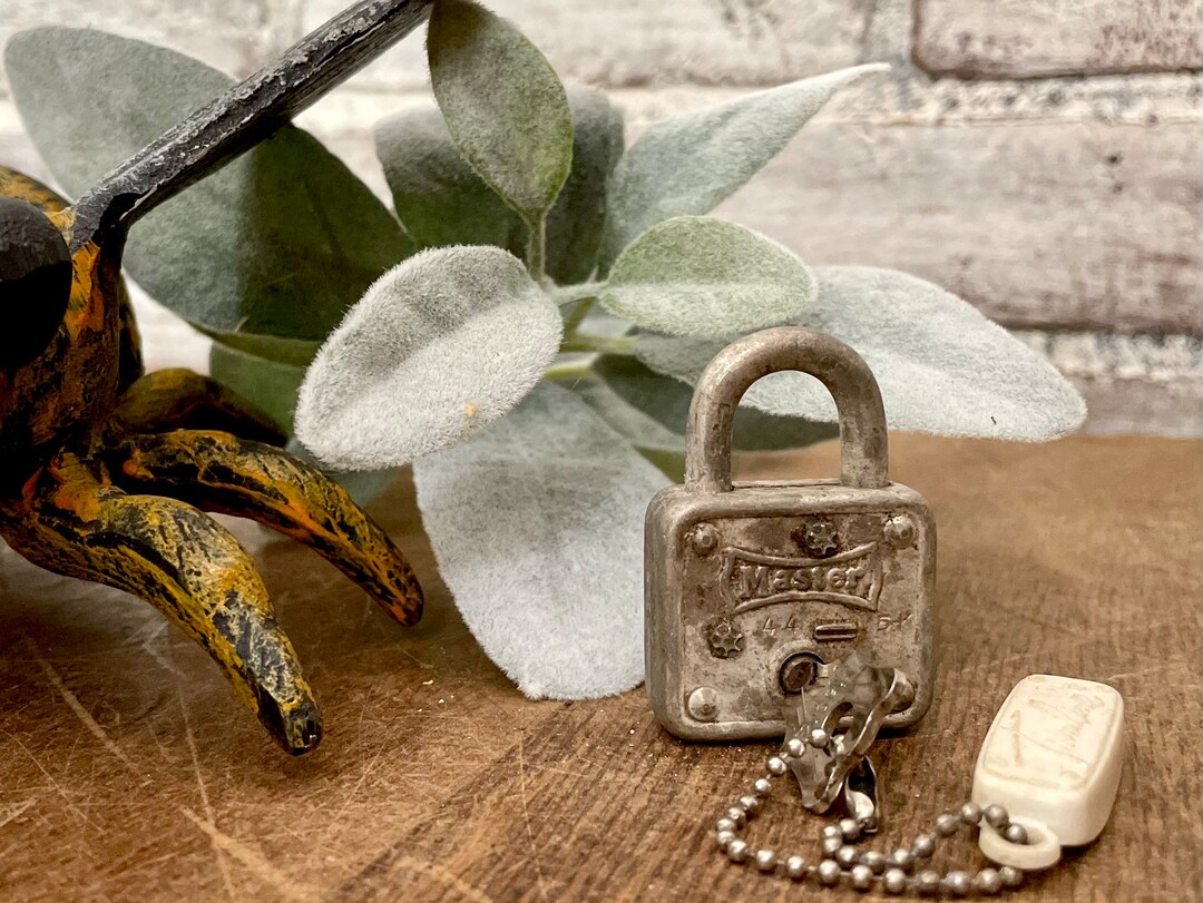 Master Lock Padlock With Key 44, 5H Small Padlock Collectible Locks ...