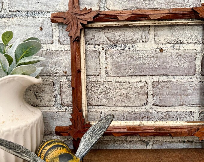 Adirondack Frame With Carved Leaf Detail! Gold Trim! Primitive Tramp ...