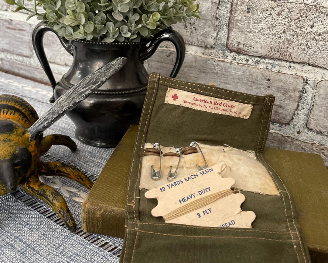 WWII American Red Cross Sewing Kit! Army Green Folding Cloth Kit ...