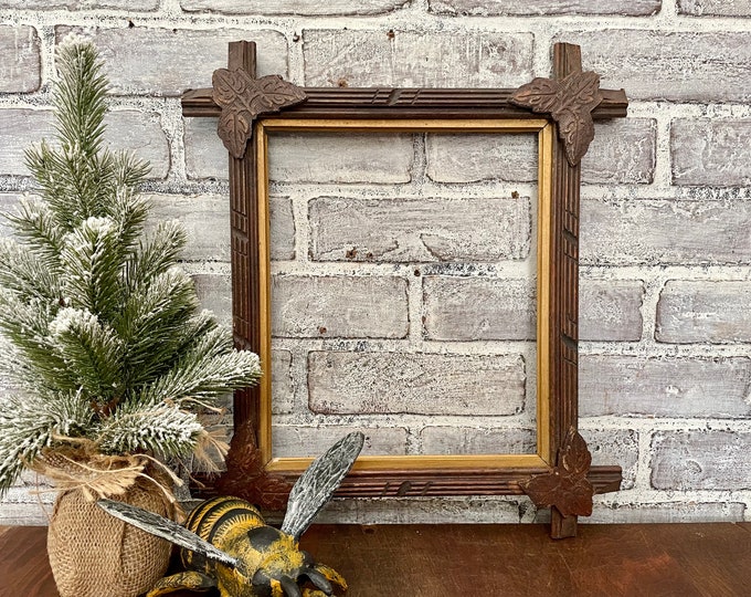 Adirondack Frame With Carved Leaf Detail Gold Trim Primitive Tramp Art ...