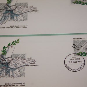 2 Australia Post Envelopes 1986 25th Anniversary of Amnesty ...