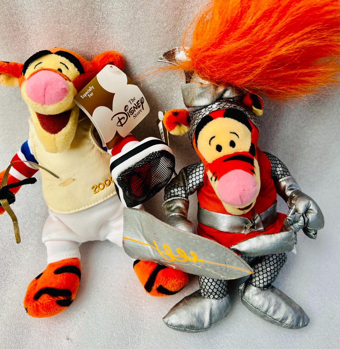 Disney Collectible Tigger X 2 Pair Jousting Tigger Sir Bounce A Lot Two ...