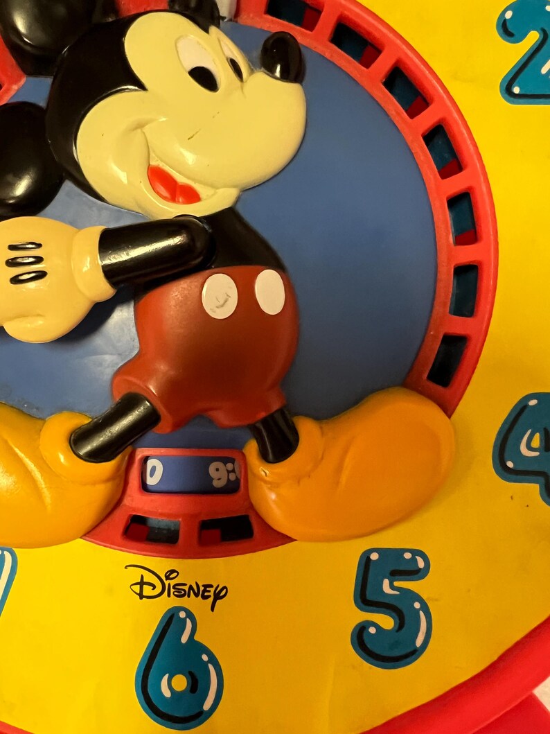 Vintage 1981 Mattel Disney Mickey Mouse Talking Clock, Pull-cord Toy ...