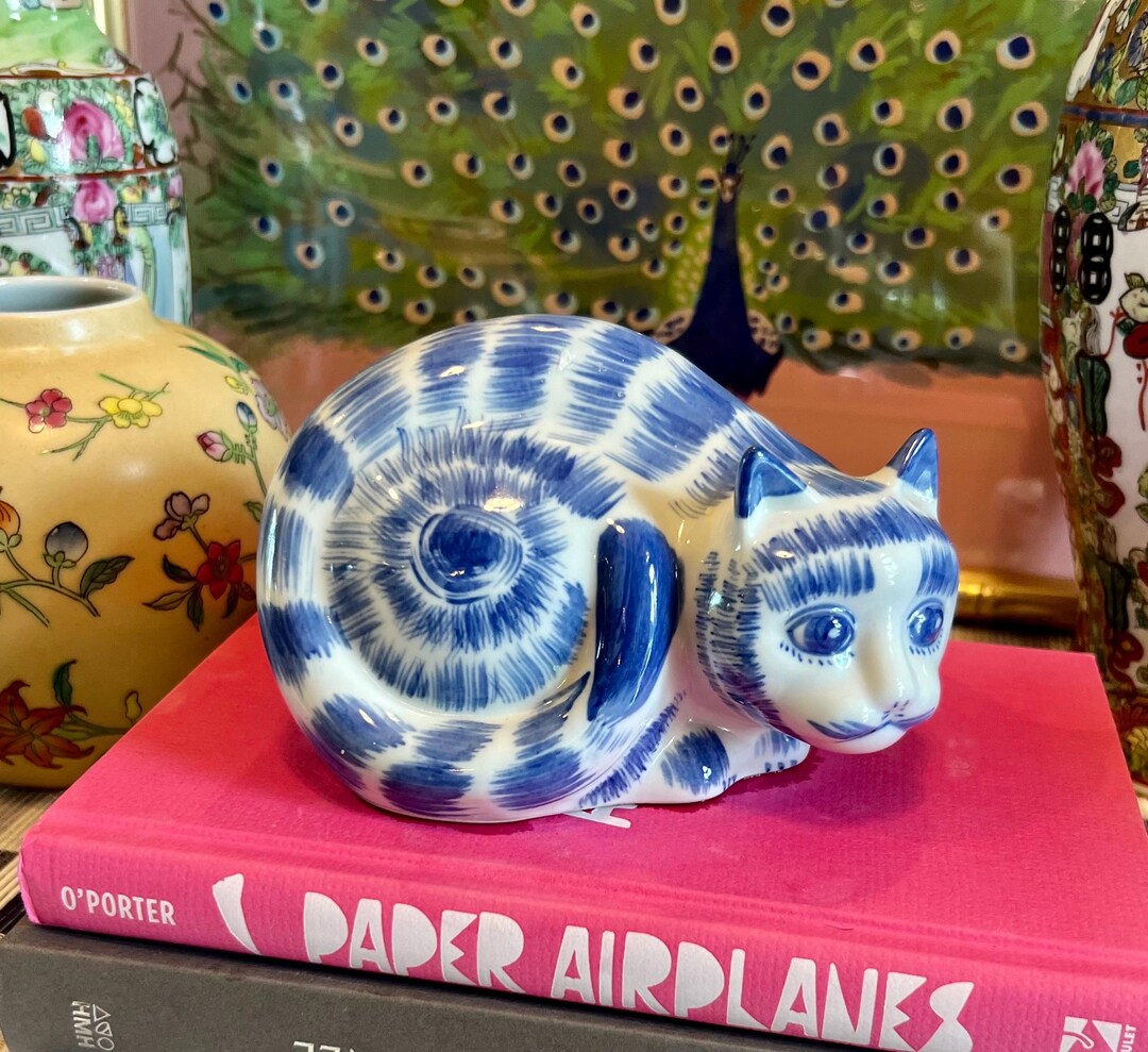 Vintage Chinese Porcelain Blue and White Cat, Chinoiserie. - Etsy