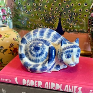 Vintage Chinese Porcelain Blue and White Cat, Chinoiserie. - Etsy