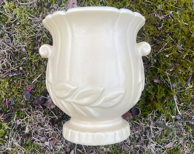 Vintage Weller Pottery Buttercream Matte Flower Pot Vase - Etsy