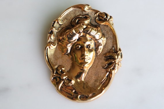 Vintage large metal embossed portrait cameo pin brooch - Gem