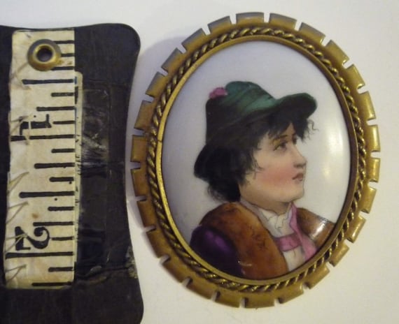 Large Antique Victorian Portrait pin - Gem