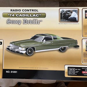 VINTAGE CADILLAC Model SNOOP Deville 1974 1:18 Remote Control Radio Car ...